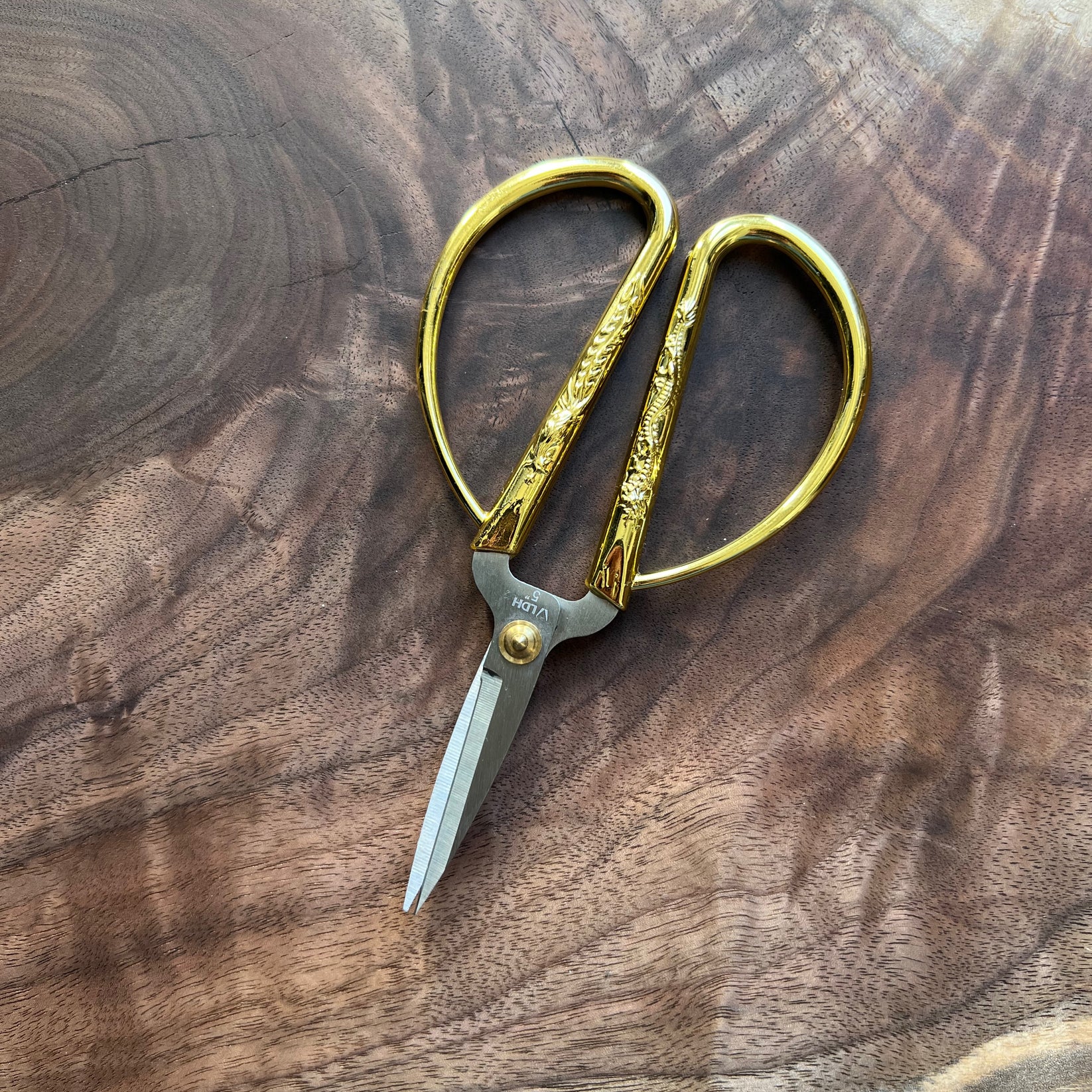 Imperial Scissors - Dragon & Phoenix – by the lakeside