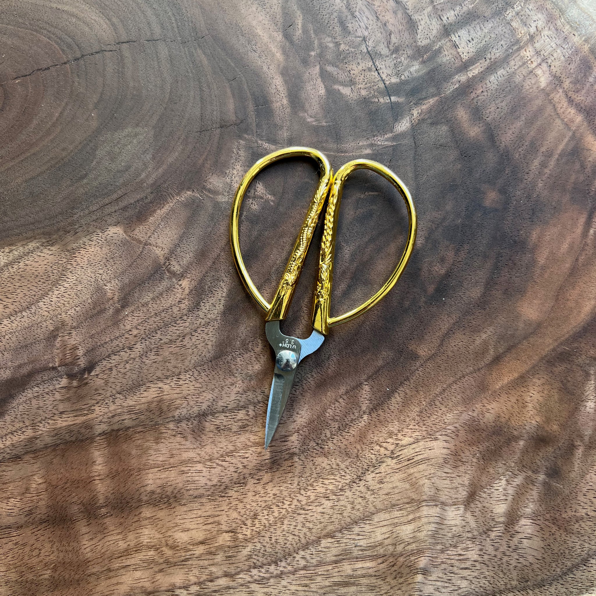 Imperial Scissors - Dragon & Phoenix – by the lakeside