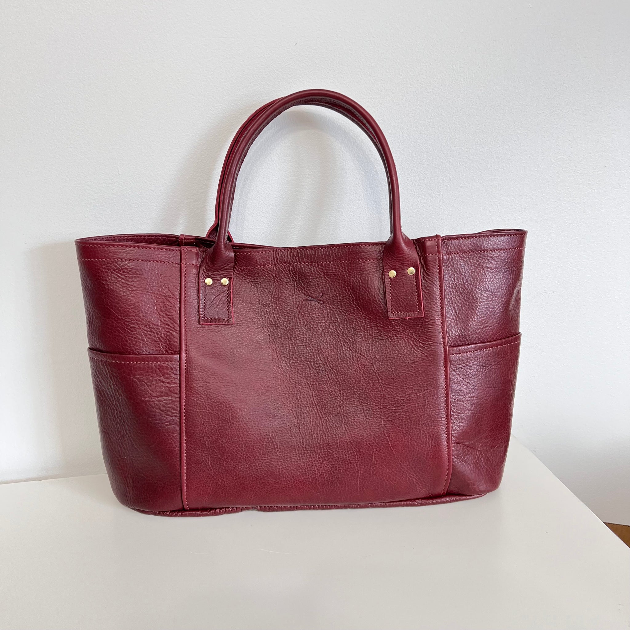 Carry-all Leather Bag – by the lakeside